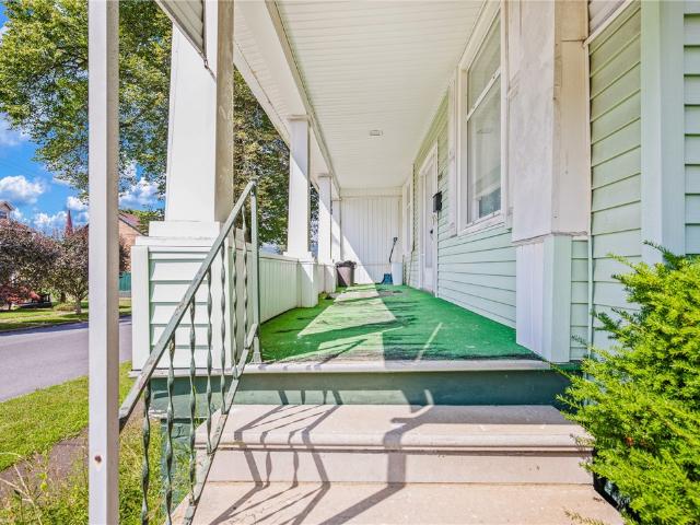 644 Grove Ave