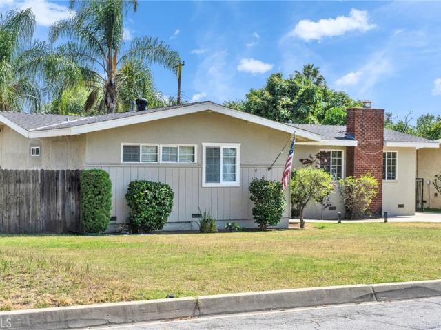 644 E Mountain View