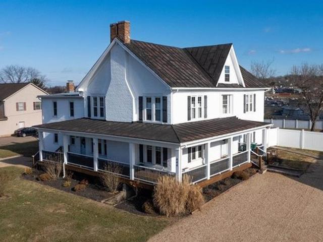 644 Early Dr, Broadway, VA 22815