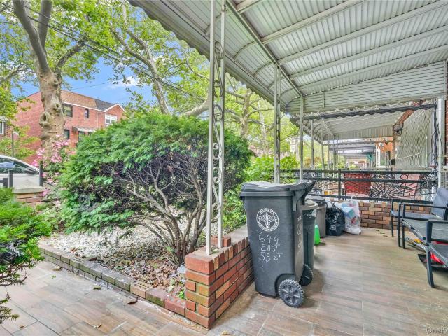 644 East 59th Street