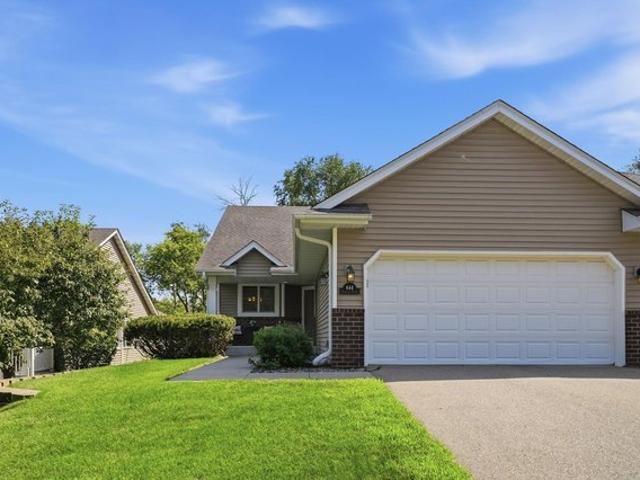 644 Overlook Dr, Roseville, MN 55113