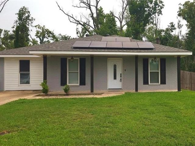 644 Magnolia Ave, Laplace, LA 70068
