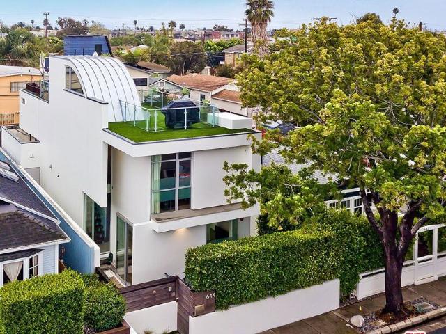 644 Navy Street