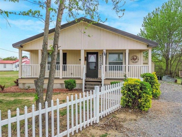 644 S Dewey St, Kiowa, OK 74553