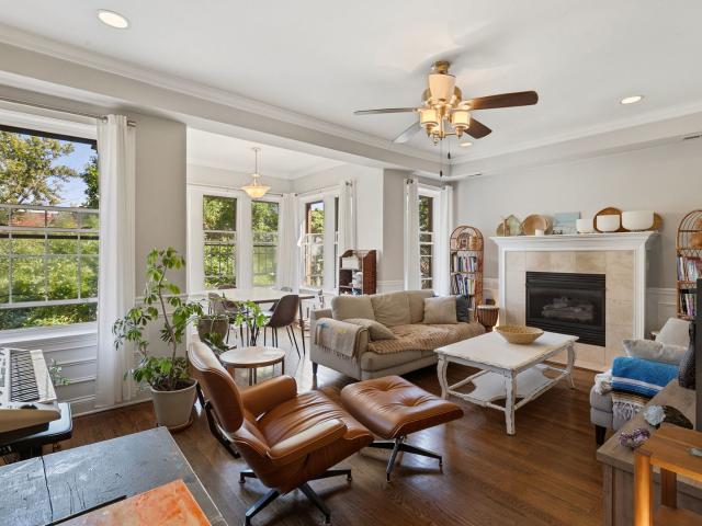 6454 N Bosworth Avenue # 3A
