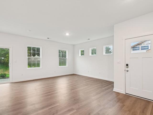 6455 maple glen Drive