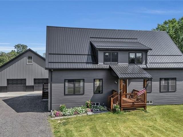 6455 Salt Rd, Clarence, NY 14031