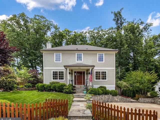 6456 Maplewood Dr, Falls Church, VA 22041
