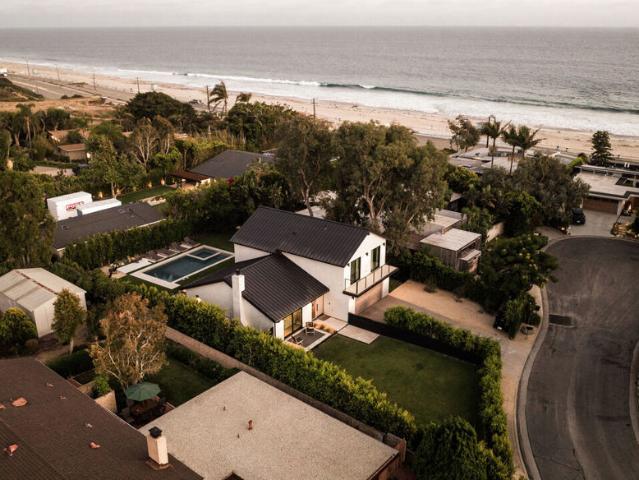 6450 Surfside Way