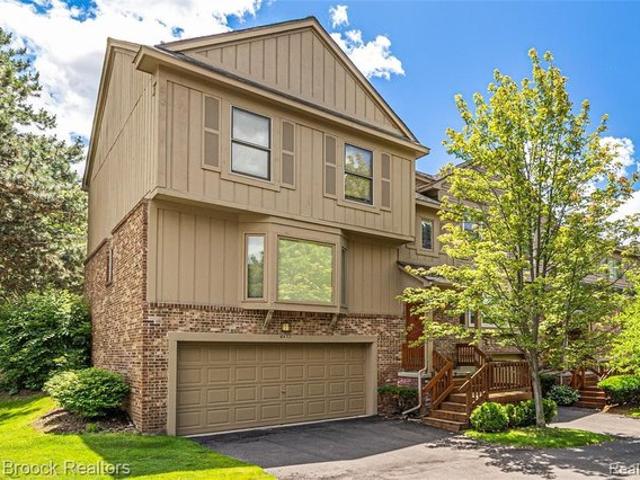 6452 Aspen Ridge Blvd, West Bloomfield Township, MI 48322