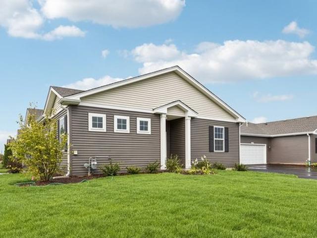 6453 Maple Glen Dr, Wonder Lake, IL 60097