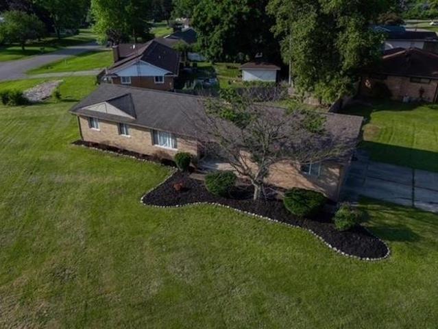 6453 Meadowwood Ln, Grand Blanc, MI 48439