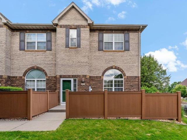 6453 Regency Ln, Eden Prairie, MN 55344