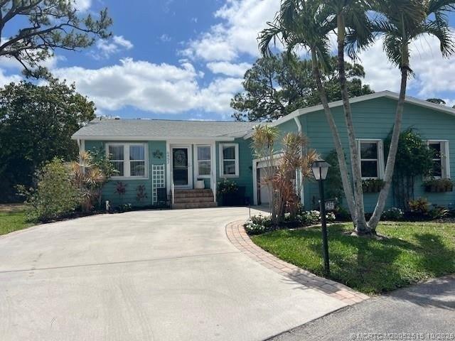 6453 S Ficus Ln, Lantana, FL 33462