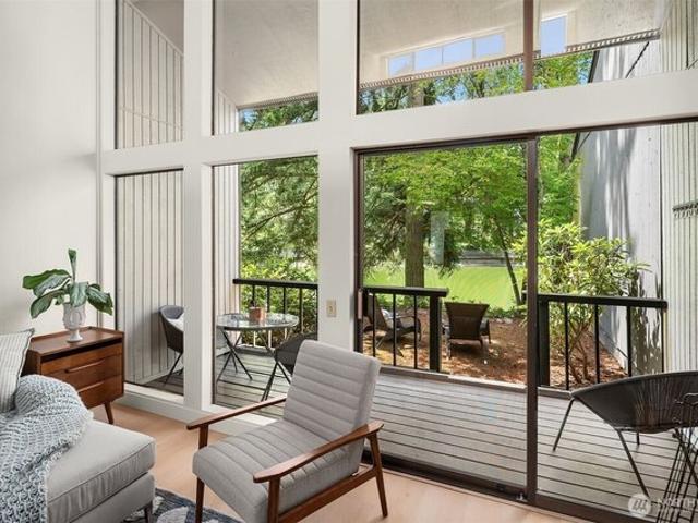 6453 th Pl NE Apt 47, Redmond, WA 98052