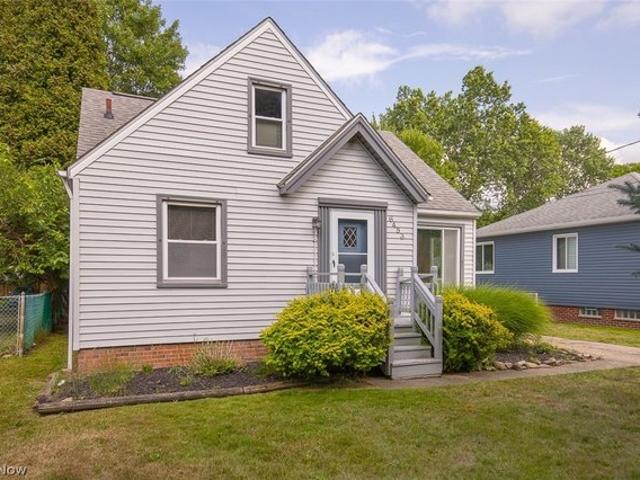 6453 W 130th St, Parma Heights, OH 44130