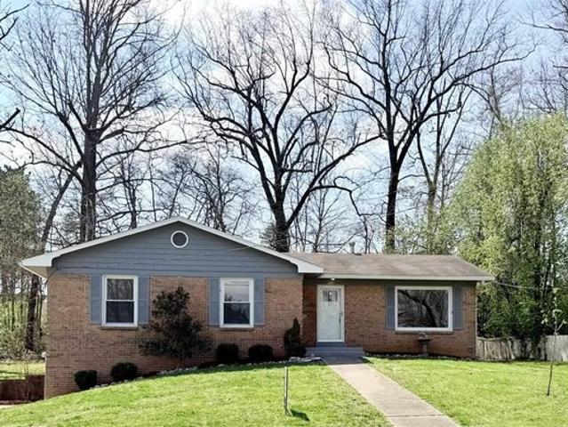 645 Cherrywood Dr, Radcliff, KY 40160