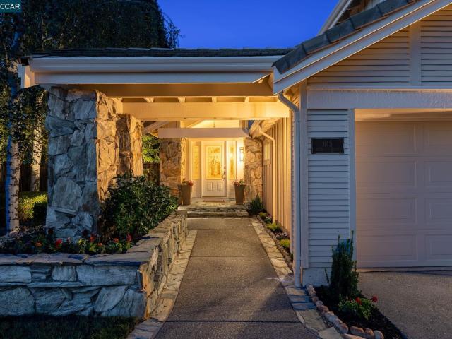 645 Birchwood Ct