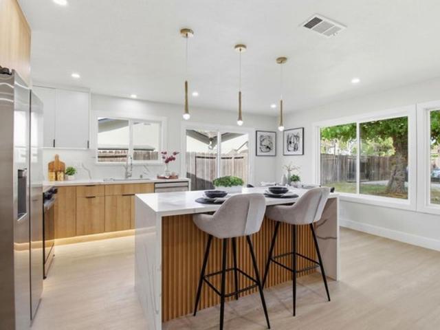645 Buckeye Dr, Livermore, CA 94551