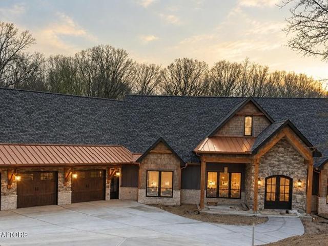 645 Douglas Ridge Dr, Dandridge, TN 37725