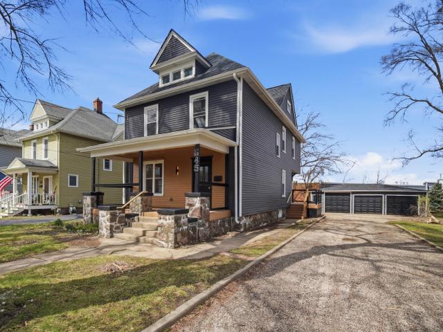 645 E Calhoun Street