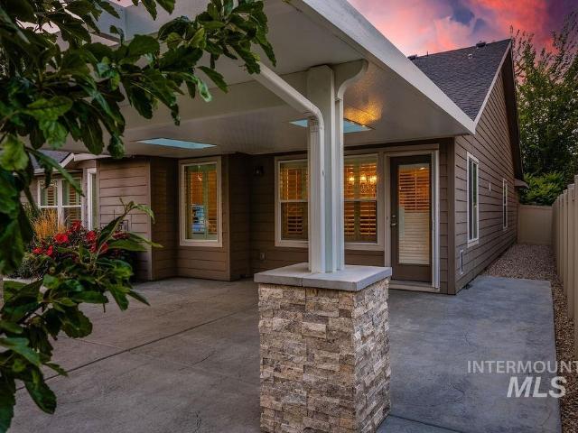 645 E Ionia Dr