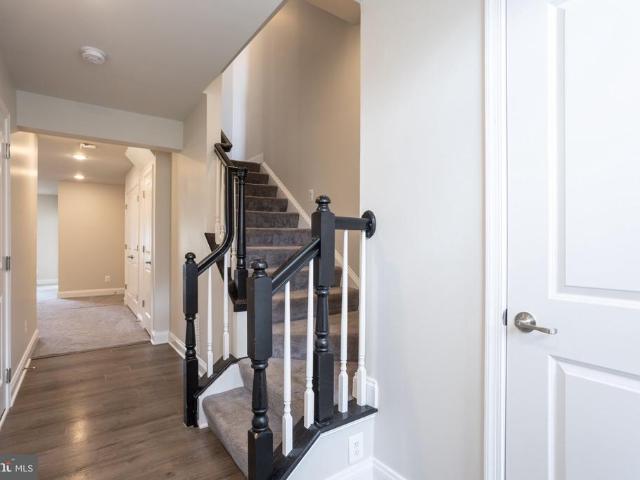 645 Heathland Trl