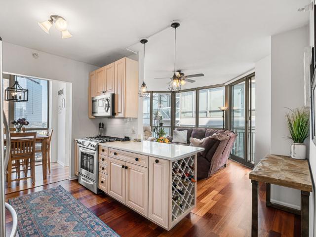 645 N Kingsbury Street # 2201