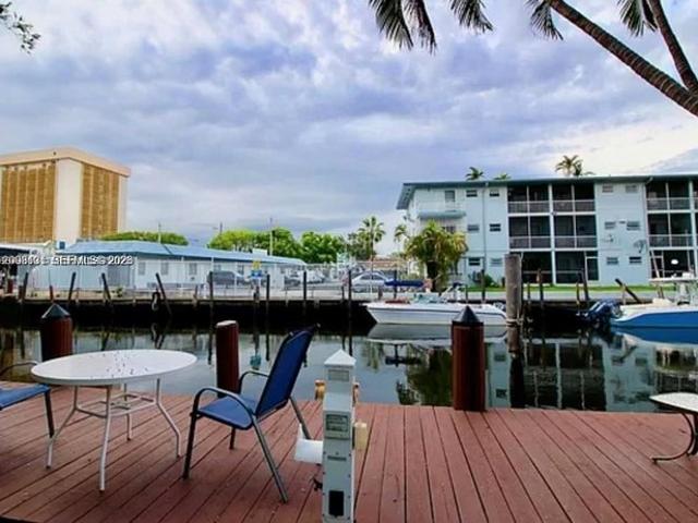 645 NE 77th St Apt 16, Miami, FL 33138