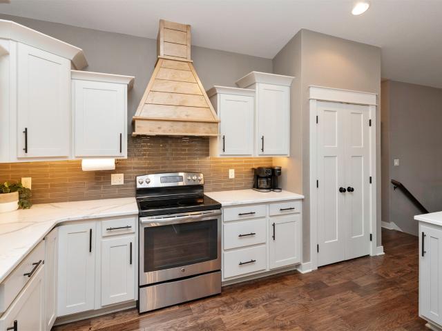 645 NE Traverse Drive