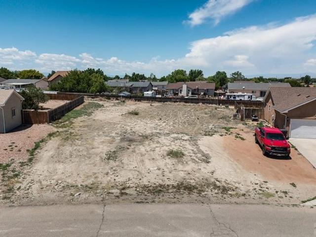 645 S Bond Dr E, Pueblo West, CO 81007