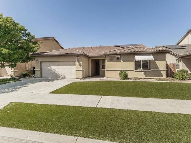 645 Serena Ave, Clovis, CA 93619