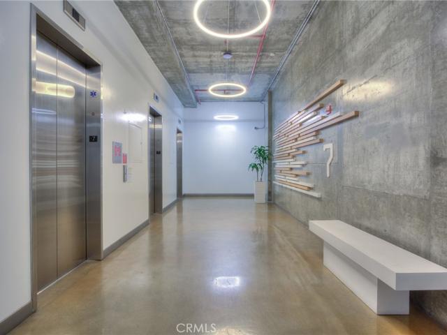 645 W 9th 742