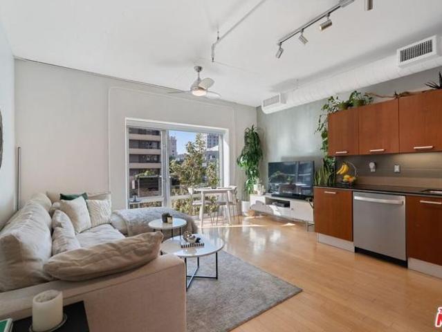 645 W 9th St #401, Los Angeles, CA 90015