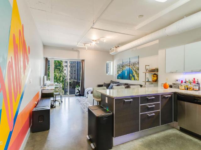 645 W 9th Street 221