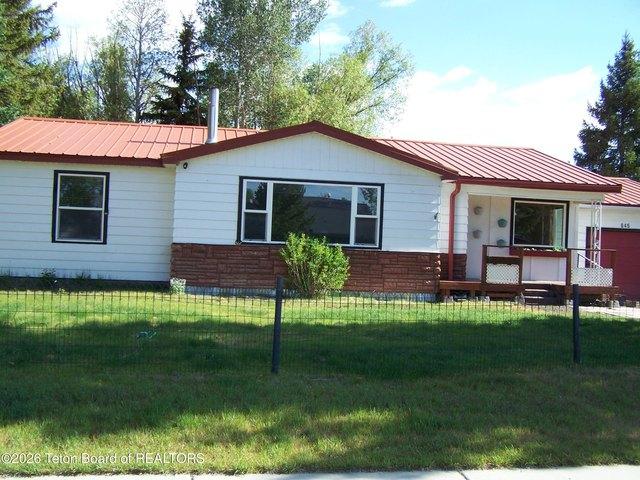 645 W Washington St, Pinedale, WY 82941