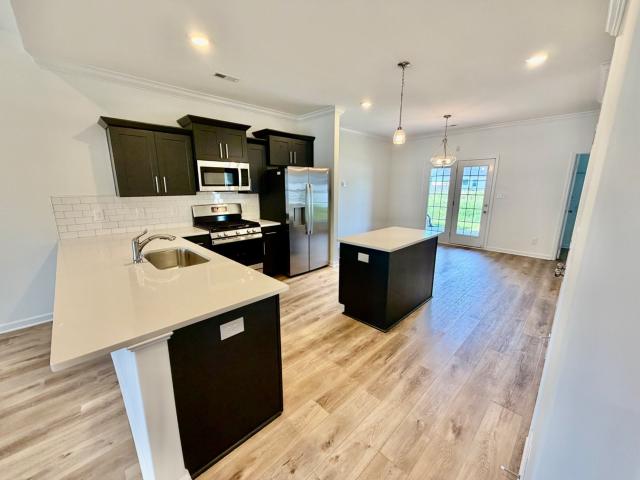 645 Woodrush Dr