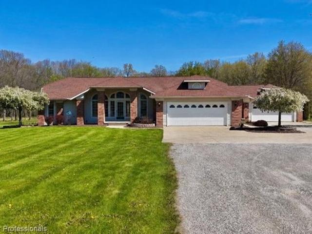 6464 Ferden Rd, Maple Grove, MI 48616