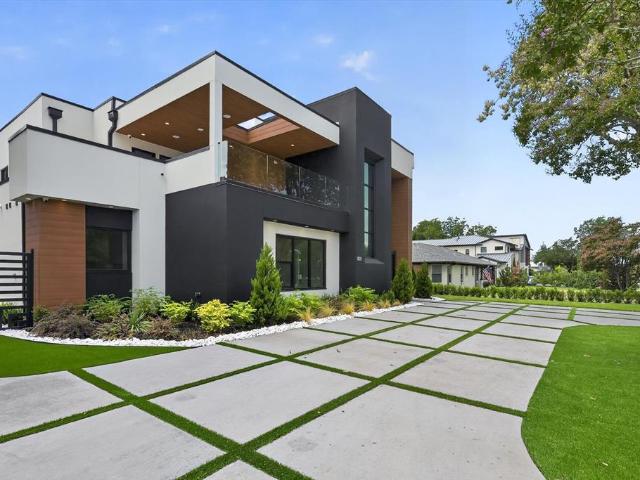 6466 Royal Lane