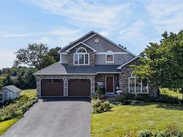 6467 Abbey Rd, Pen Argyl, PA 18091