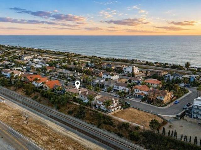 6468 Franciscan Rd, Carlsbad, CA 92011