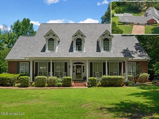 6460 Autumn Oaks Dr, Olive Branch, MS 38654