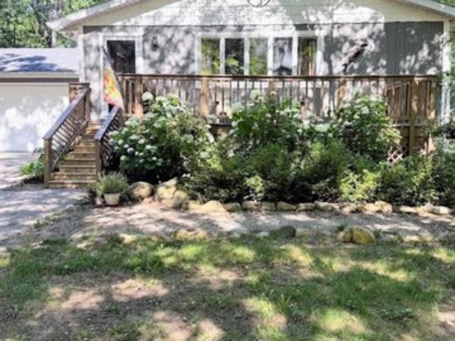 6460 Huron Dr, Caseville, MI 48725