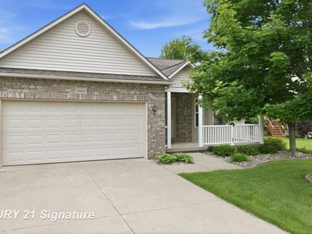6460 Royal Club Dr, Flushing, MI 48433