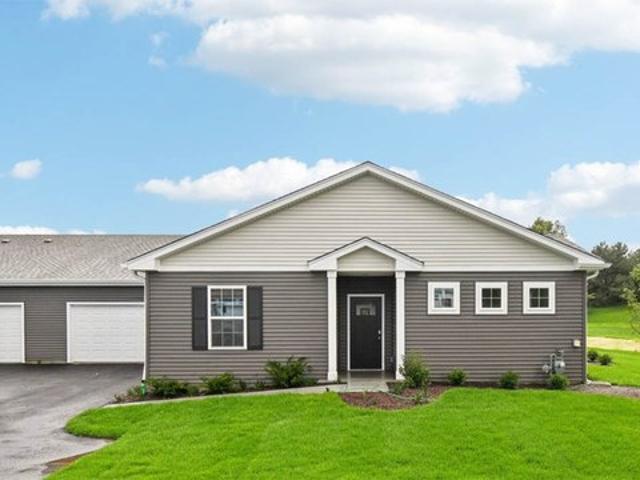 6462 Maple Glen Dr, Wonder Lake, IL 60097