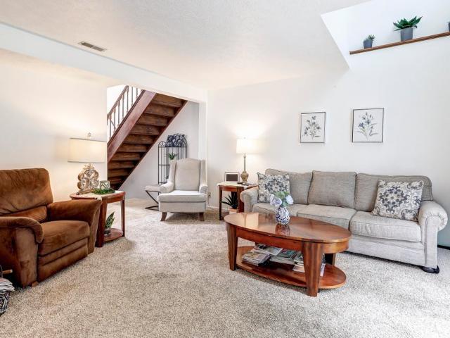 6463 Glendale Court