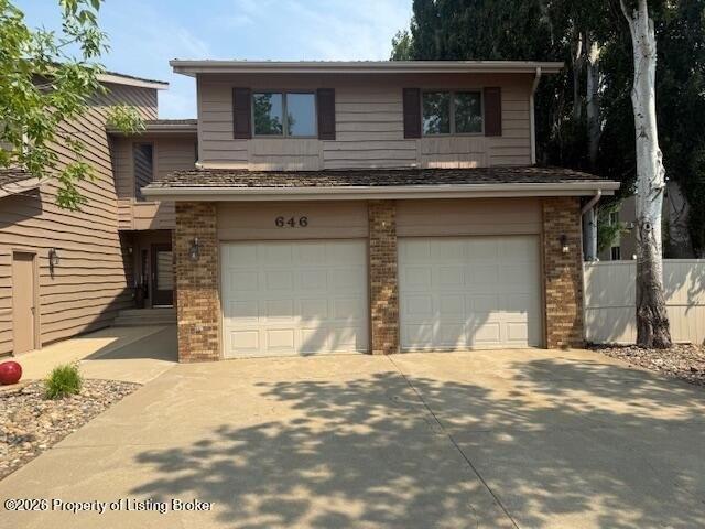 646 21st St W, Dickinson, ND 58601