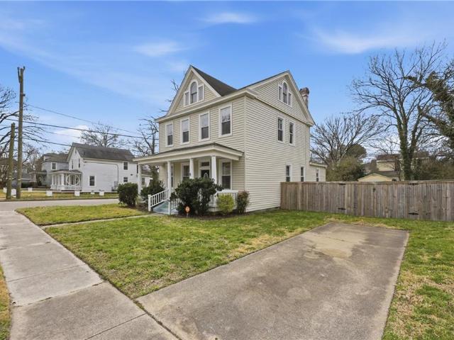 646 Douglas AVE