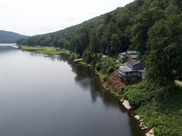 646 S Tunnel Rd, Kennerdell, PA 16374
