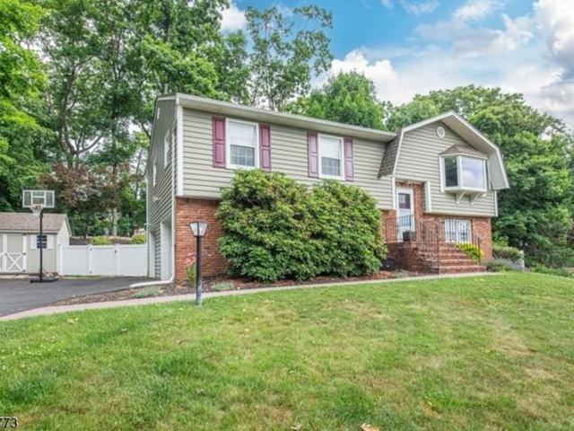 646 Reba Rd, Mount Arlington, NJ 07850
